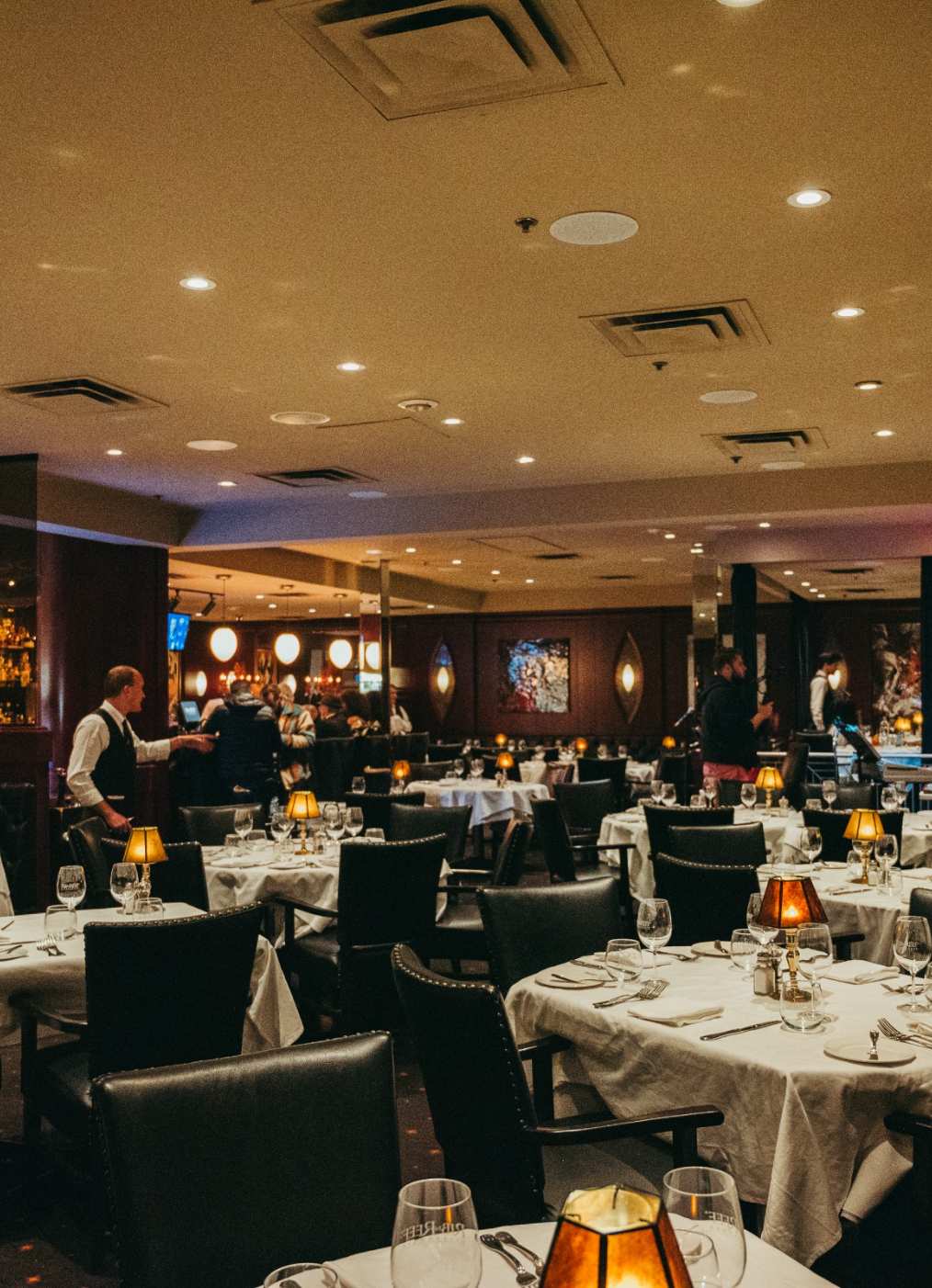 Group Dining - Rib N Reef - Montreal's Steakhouse & Cigar Lounge