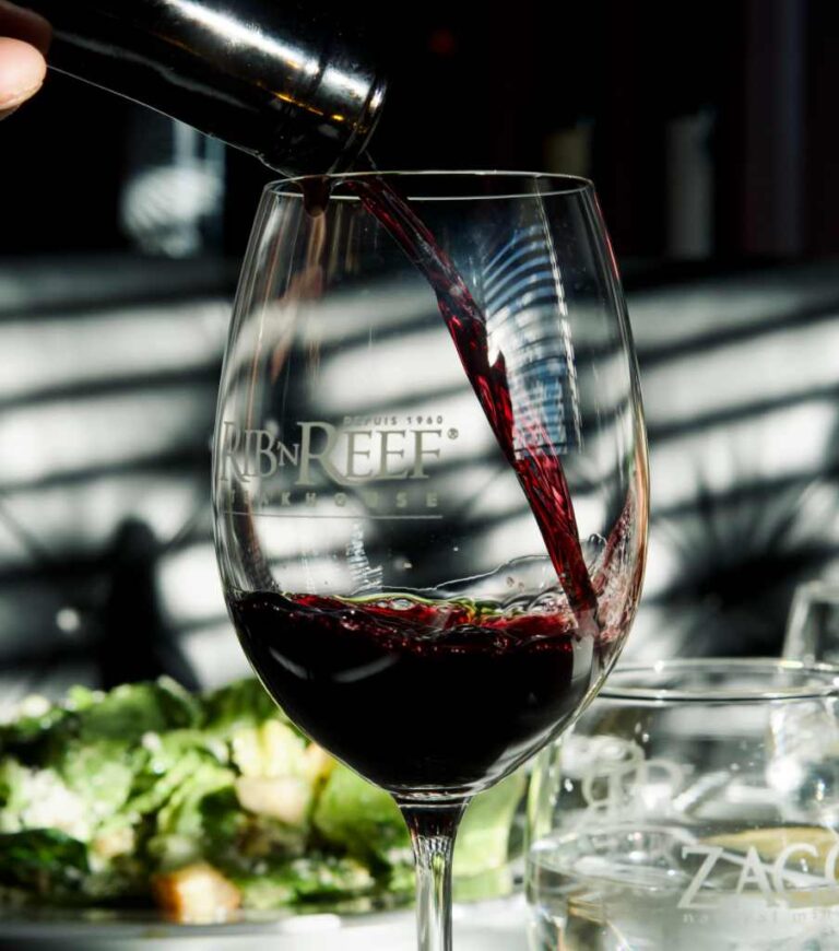 Steak House - Rib N Reef - Montreal's Steakhouse & Cigar Lounge